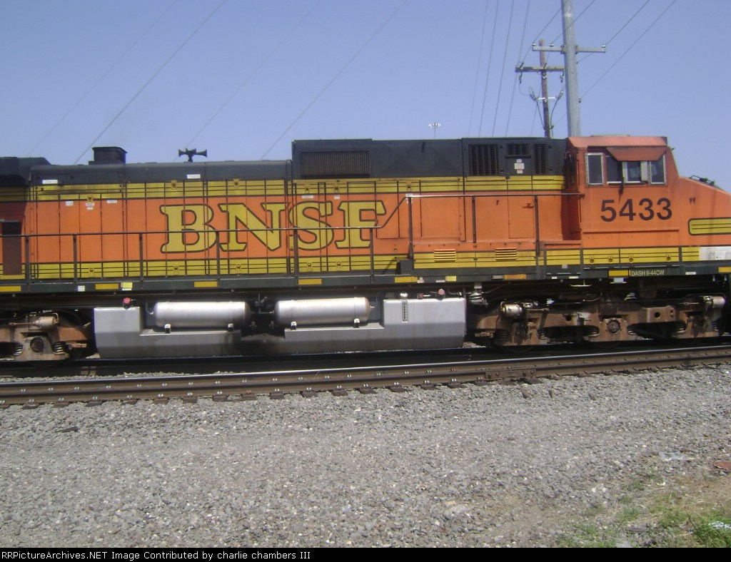 BNSF 5733 C44-9W